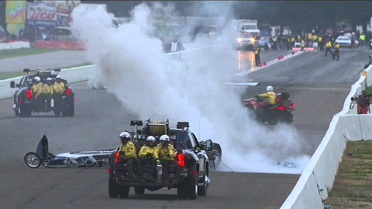 Watch Two NHRA Dragsters Crash in Formation - autoevolution