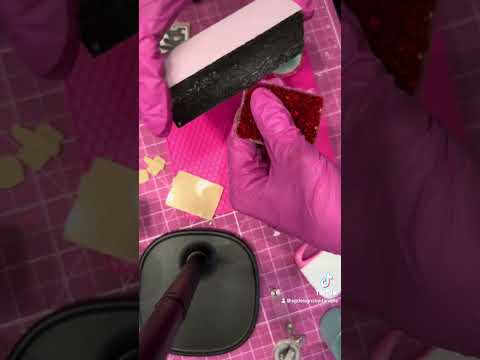How to make a shaker charm badge reel