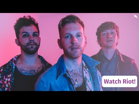 RIOT! Sussex based Rock and Pop Cover Band to Hire