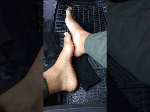 2 Big Feet