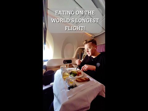 Food On The World's Longest Flight😱 19 Hours - New York to Singapore!