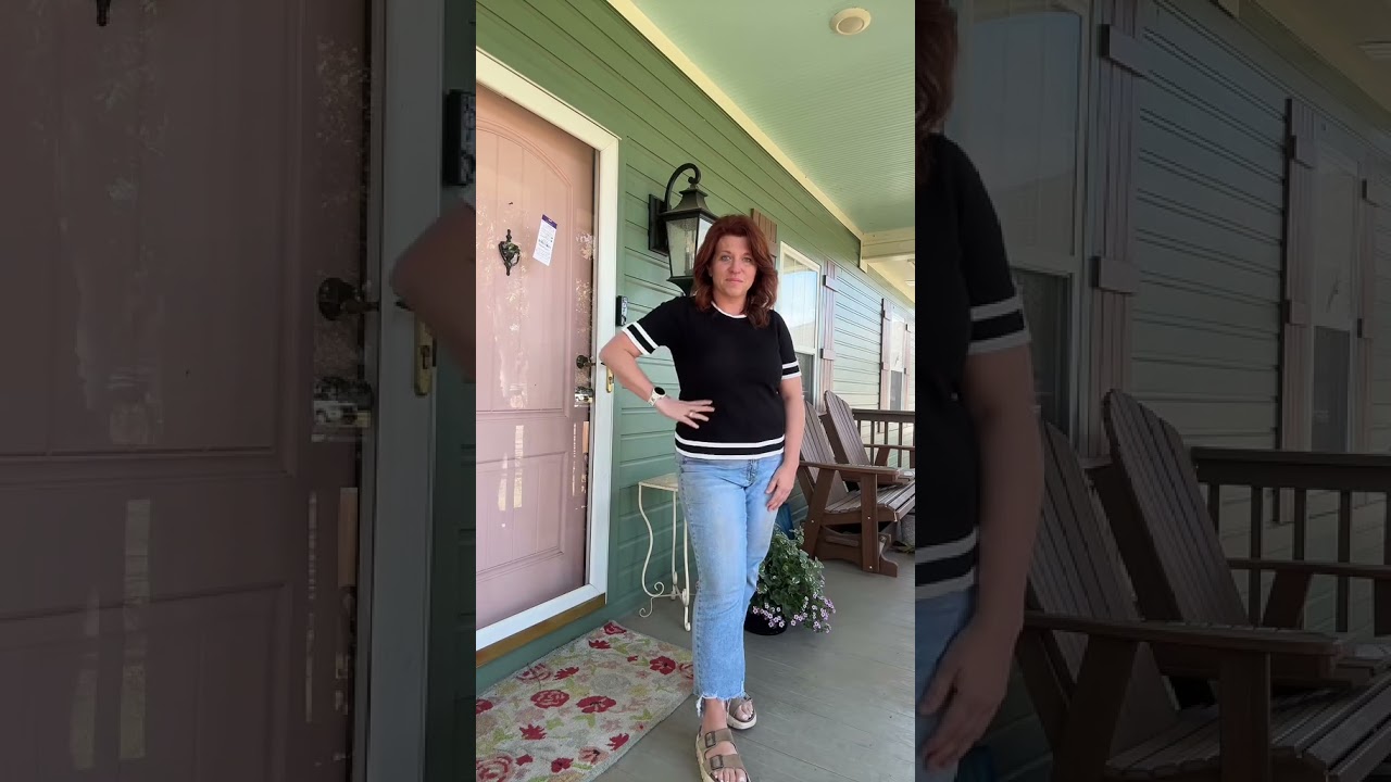 How to pose in pictures from a former photographer and midsized mom! #howto #midsized #mom