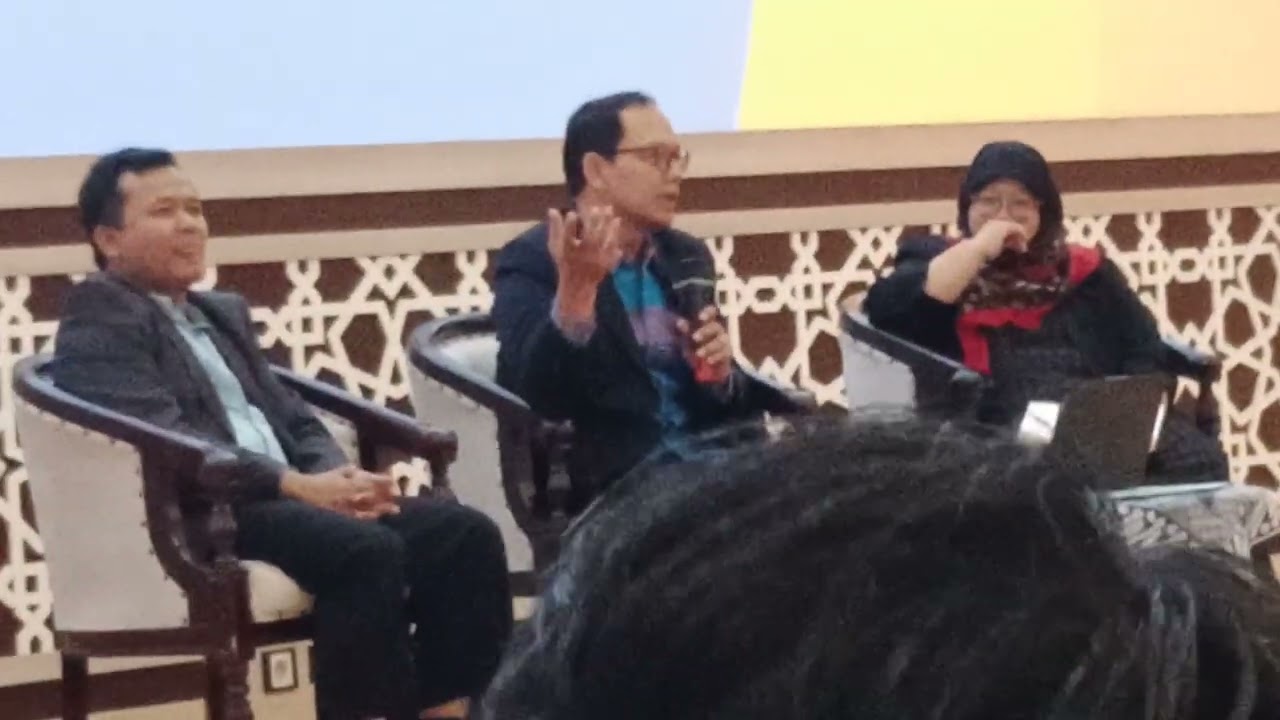 Dekan FKIP UAD memberikan motivasi di acara Peneguhan Komitmen Dosen Tendik FKIP UAD 20-1-2023