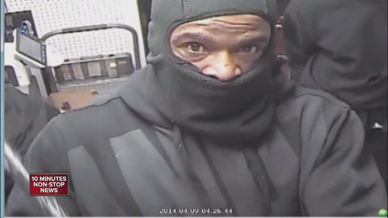 Suspected restaurant burglars caught on camera