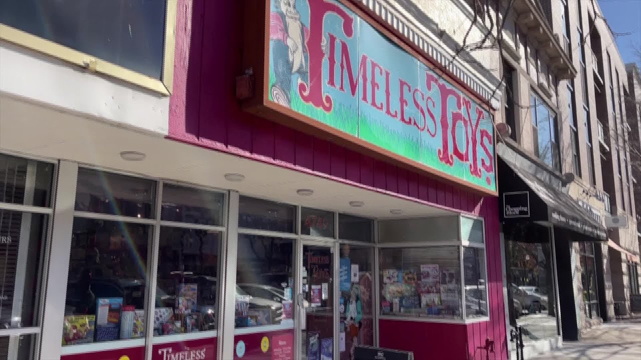 Chicago Scene at Timeless Toys