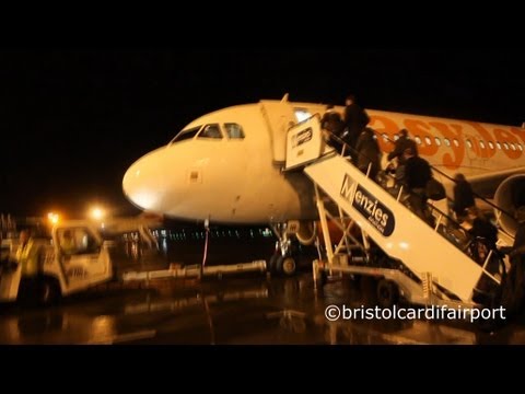 *Full HD* easyJet Airbus A319 G-EZIR Night Departure from Edinburgh Airport (EDI/EGPH) for Bristol.