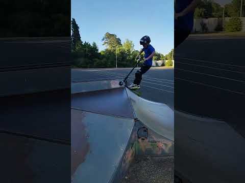 9 year old boy stunt step practice 15 juni 2023