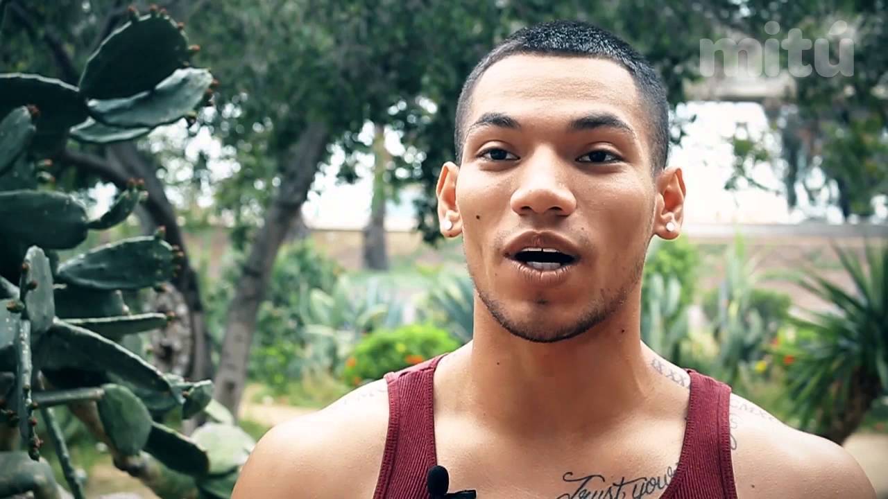 Latino Aztec Warrior - mitú