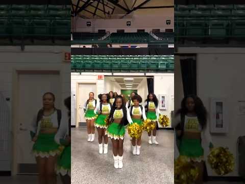 💚💛🤍📣 #cheer #cheerleading #pompom #walkthrough