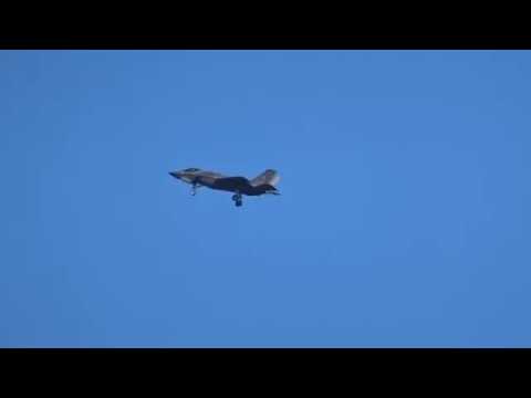 F35 landing at KNUQ Moffett Field