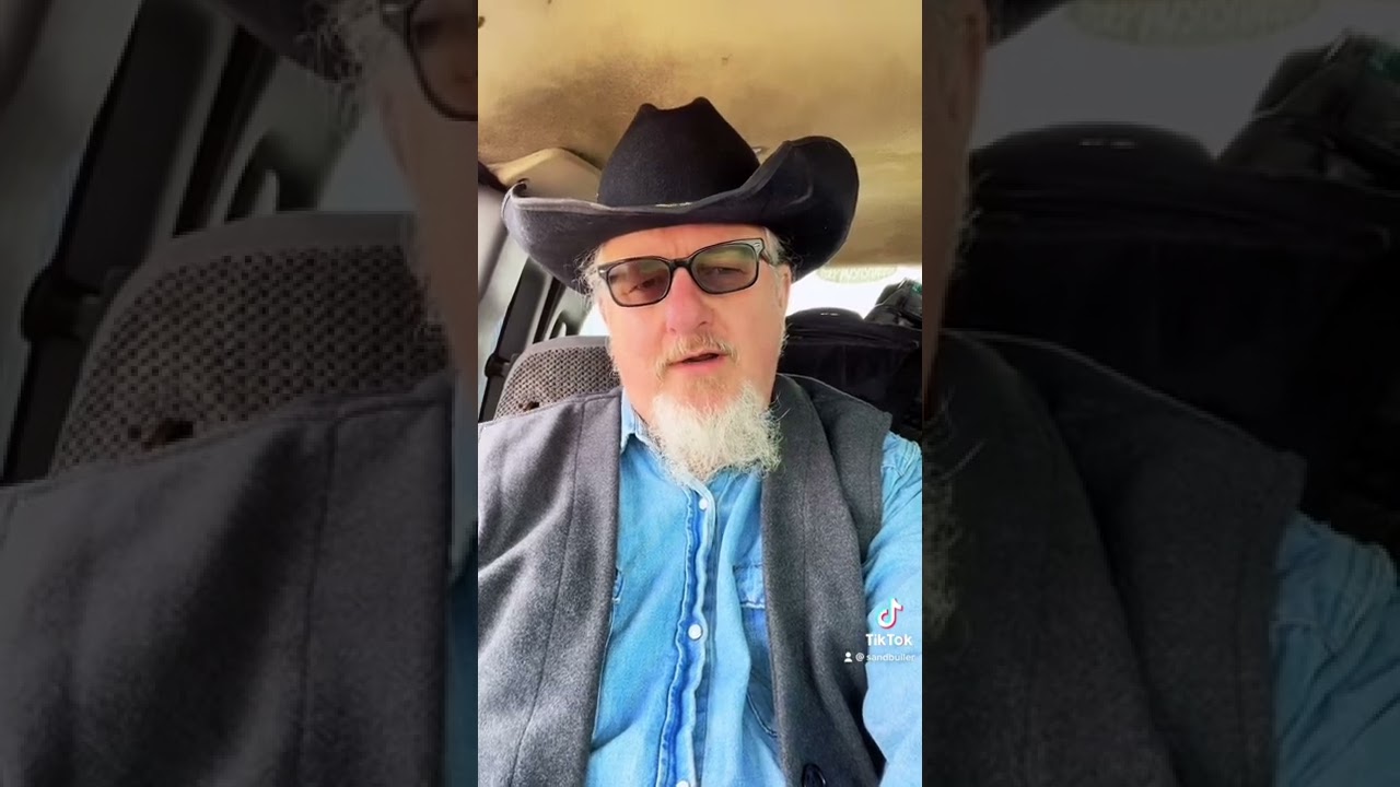 What “Howdy” means in Texan.