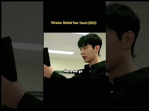 He took a selfie instead of the group photo π #behindyourtouch #leeminki #ννκ²