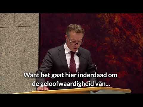 Minister Grapperhaus lapt de coronaregels aan zijn laars! | 03-09-2020