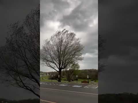 60 MPH HOWLING WINDS approaching Nashville, TN