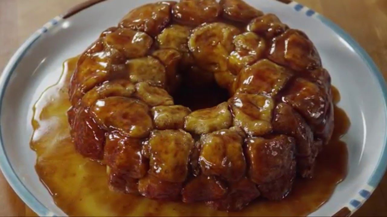 Gooey Monkey Bread: The Perfect Breakfast or Dessert Recipe!