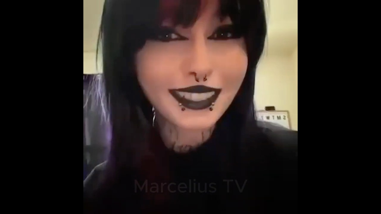 goth mommy