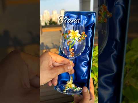 The perfect glass for Disney girlies ✨💝 #disney #glasses #disneyprincess #wedding #princess #tiana