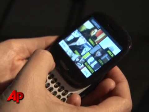 Next, a Kin: Microsoft to Try New Consumer Phone