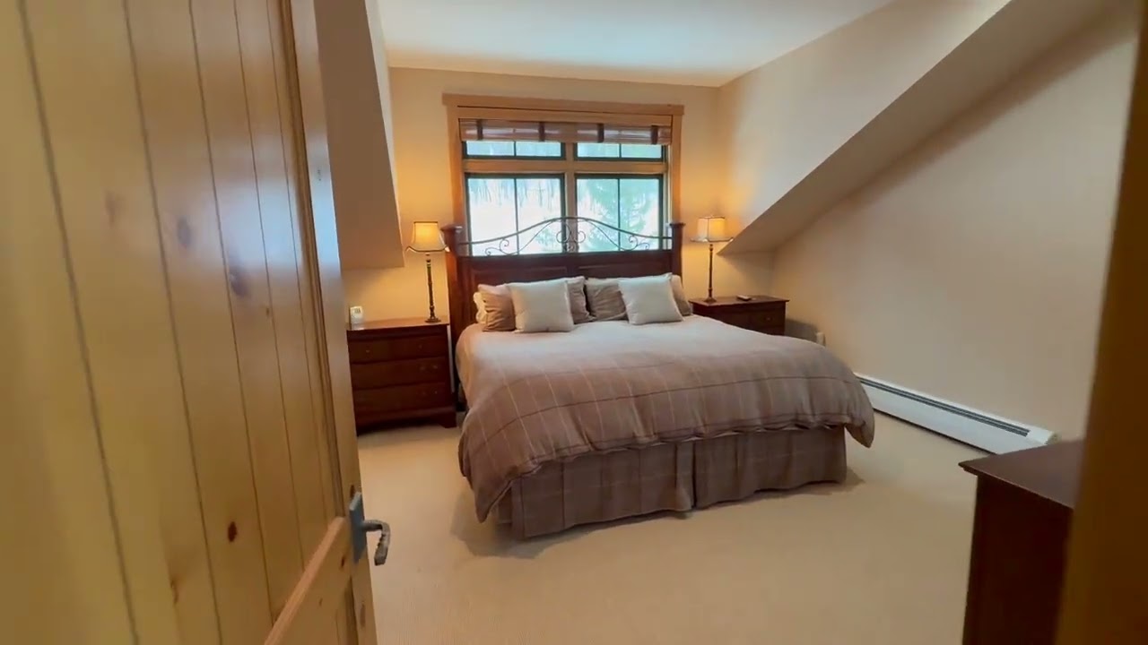 7c Woodfern, Treetop at Stratton