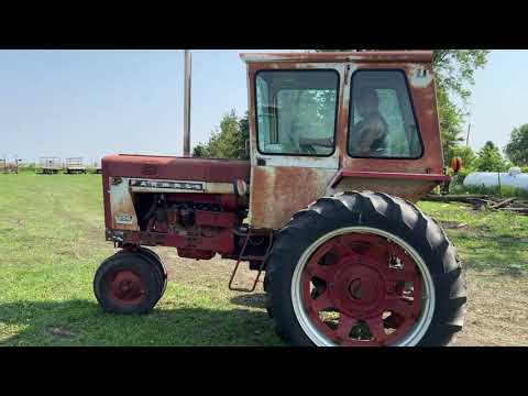 Schnoebelen Estate Auction - McCormick Farmall 656, Narrow Front, Gas