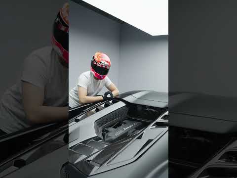 These are the 5 most interesting things about this brand new Revuelto #lamborghini #revuelto