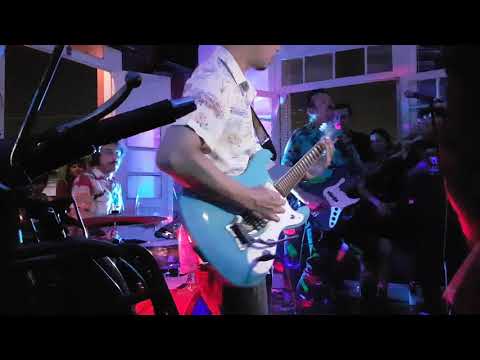 Ted Boys Marinos - Space Station (live)