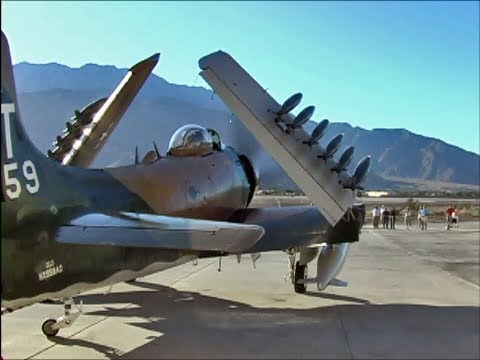 AD-4 "Naked Fanny" Douglas Skyraider- Propwash, Smoke, Noise and Oil Spray!