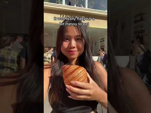Trying the most expensive croissant in Paris 🥐