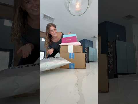 PR HAUL!!! #vlog #achilldayinmylife #prhaul #influencer #influencerpr #graduationcelebration #shorts