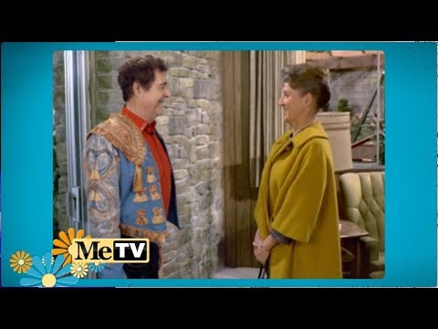 Johnny Bravo Meets Alice - "Brady Bunch" - MeTV