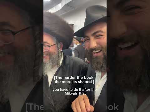 What’s your side curls routine? (Hasidic Jewish man)
