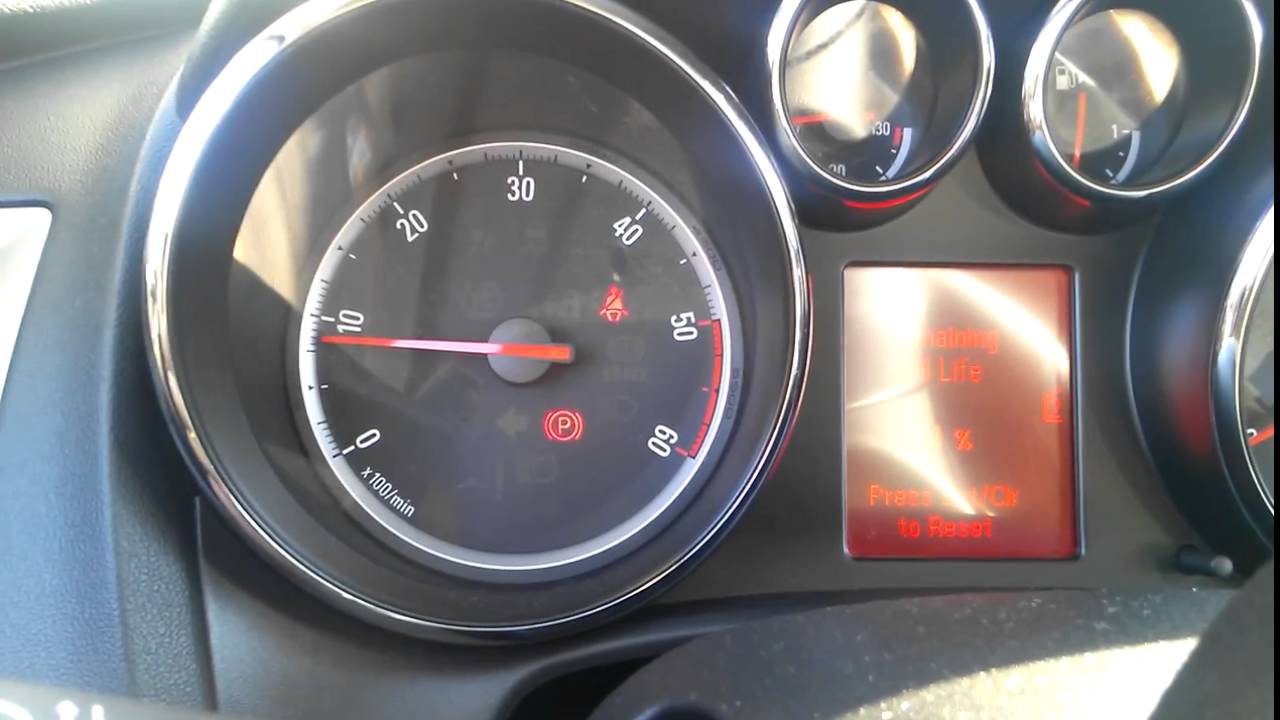 Opel Astra J 2011 - 1- 7 CDTI     Pornire + Filmare bord