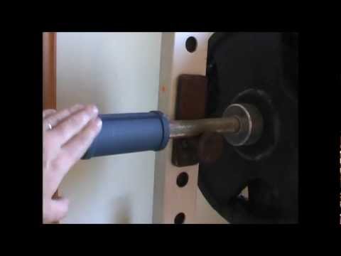 Manus Grip Bench Press! | IRONARM.NET