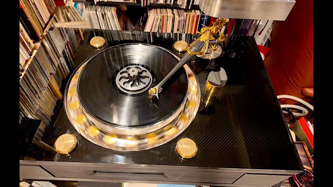 Wilson-Benesch's 370K GMT One Turntable System Delivers David Bowie's 