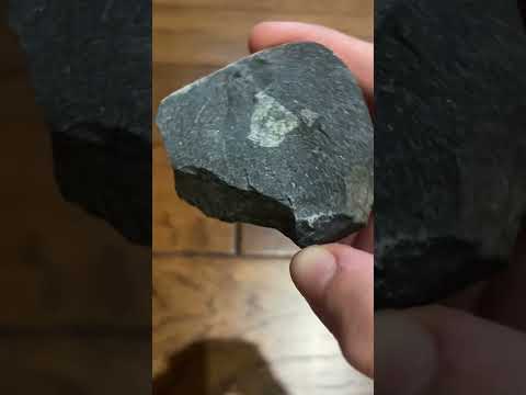 🌫️Basalt🌫️ #stones #shorts #volcanicrock #basalt