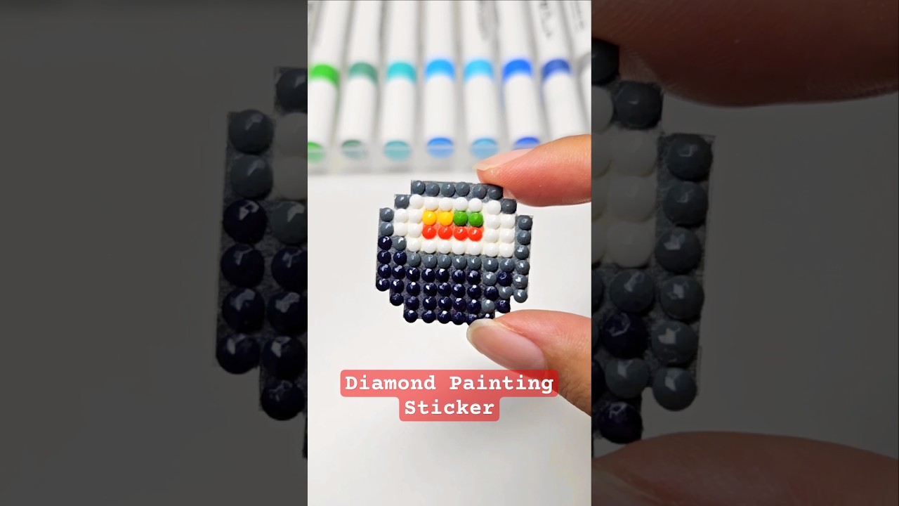 Making cute maki 🍣 sushi sticker using diamond painting #sticker #pixelart #diamondpainting