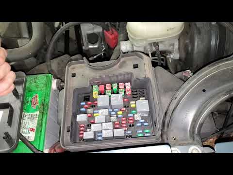 2006 Chevy Silverado Starter Relay & Fuse, Fuel Pump Relay & Fuse Location