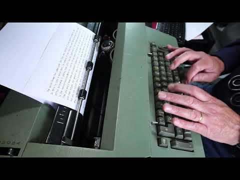The amazing IBM Selectric II typewriter - an electro-mechanical marvel!