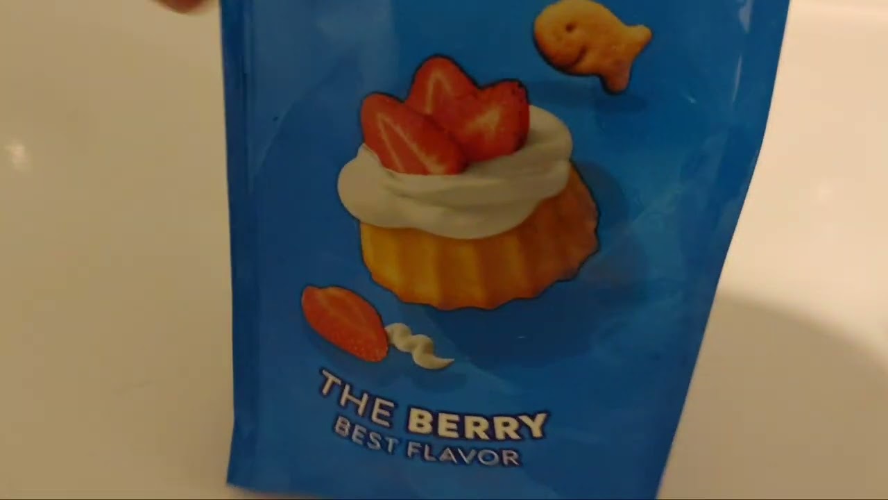 Goldfish STRAWBERRY SHORTCAKE GRAHAMS.