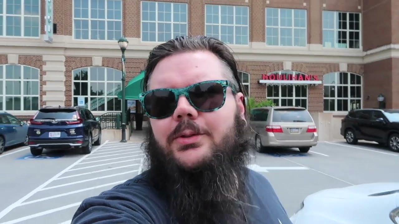 Lunch At Houlihan's | Chocolate Ave | Hershey