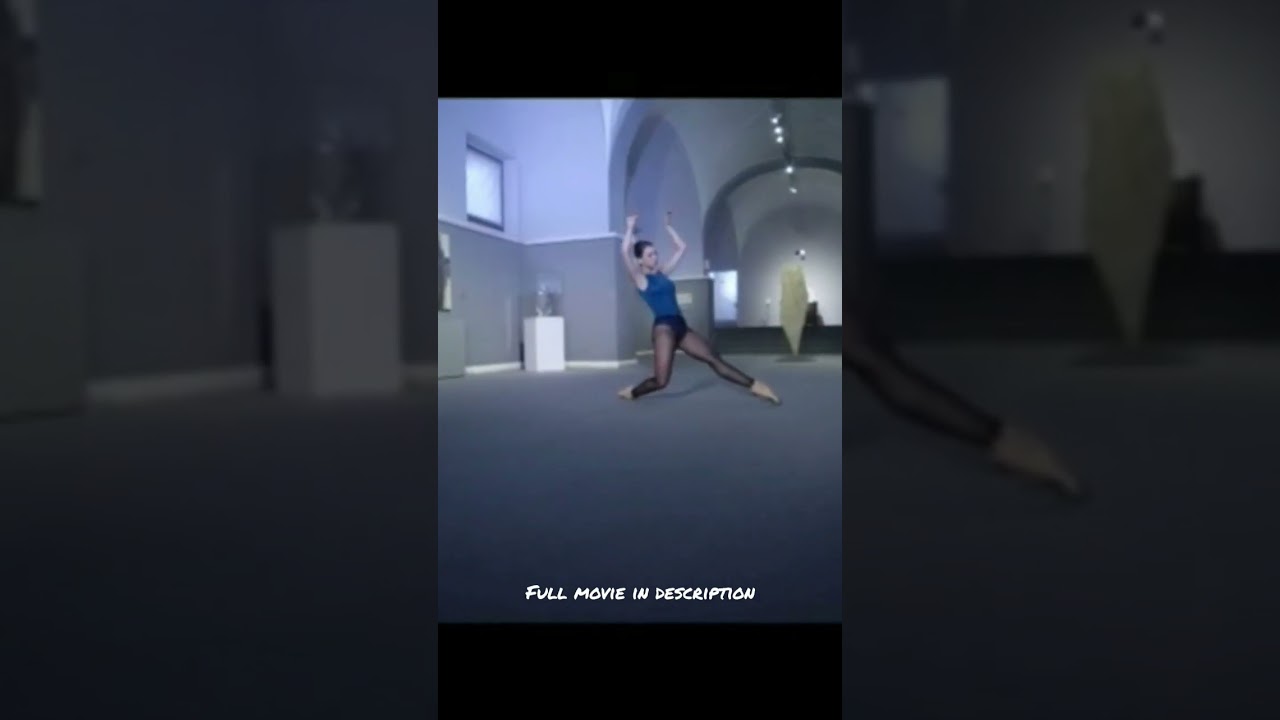 Young and talented ballet dancer Linda Giubelli does a perfect split!