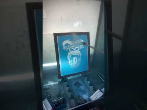 Learn how to Burn a Screen for Screen Printing ❤️🤘 #screenprinting #short