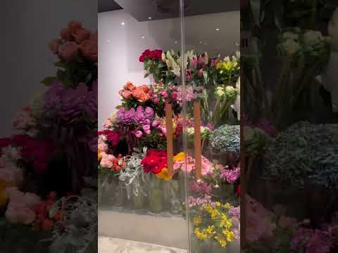 NYC’s most beautiful cafe🌸 #youtubeshorts #food #longisland #nyc #nycvlog #nyclife #flowers #coffee