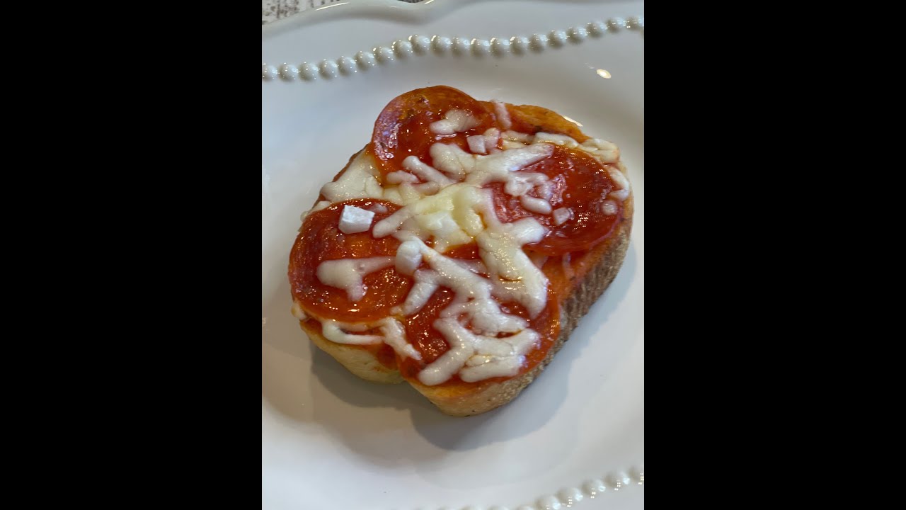 EASY 4-INGREDIENT GARLIC BREAD PIZZA | Simple lunch idea | Quick lunch recipe for busy families