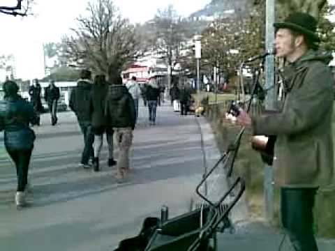folck music in the street- Lausanne