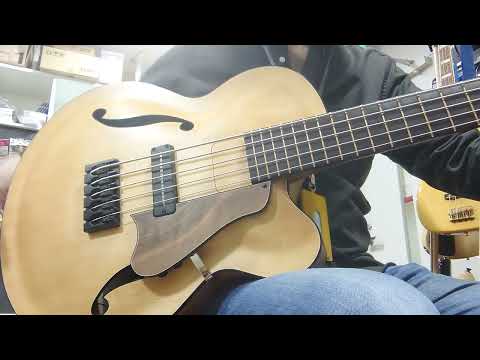 Marusya Guitars Archtop Bass 5 Spruce/Walnut | Reverb