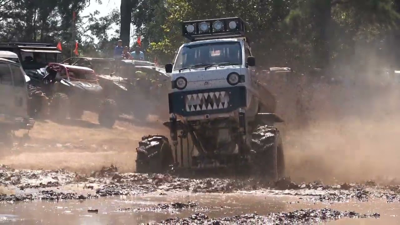 1992 Autozam Turned Tiny Monster Truck Wins Hot Wheels Tournament, Best ...