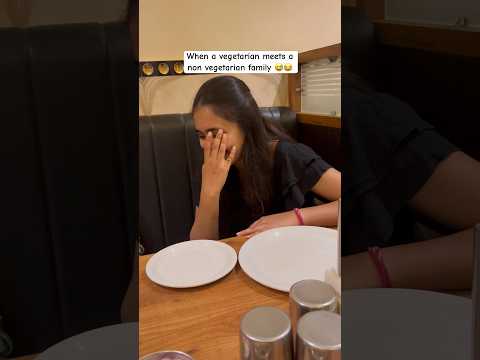 Farq Hai 😝 #Vegetarian Vs #NonVegetarian 😂 #ytshorts #shorts #farqhai #couplegoals #