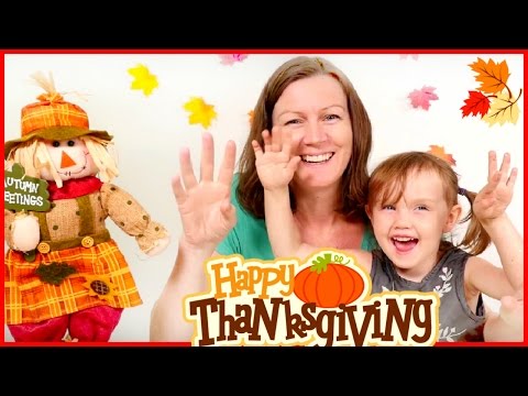 Thanksgiving Day presents. Kids draw pictures.