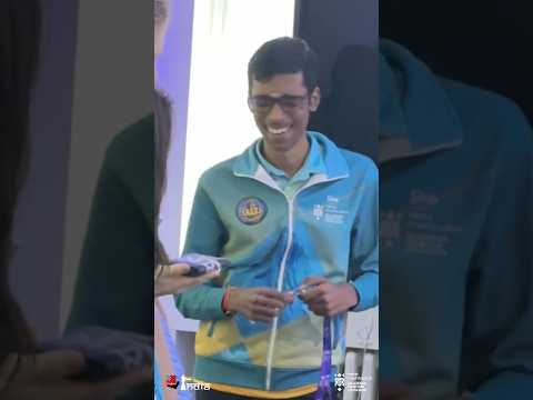 Pragg LAUGHS to a Hilarious Joke ๐ #praggnanandhaa #chess